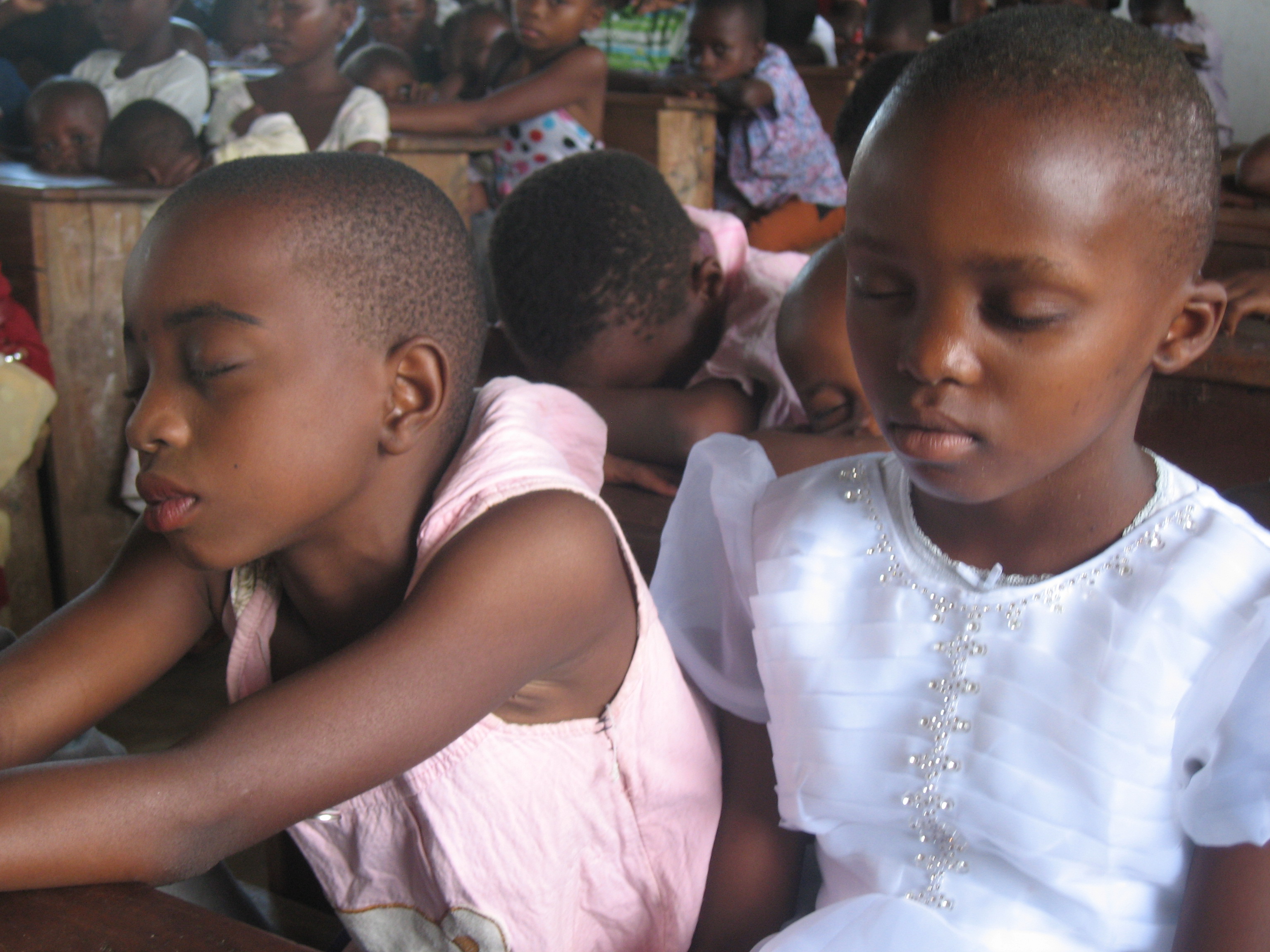 International Peace Day: Children are praying for peace in the ...